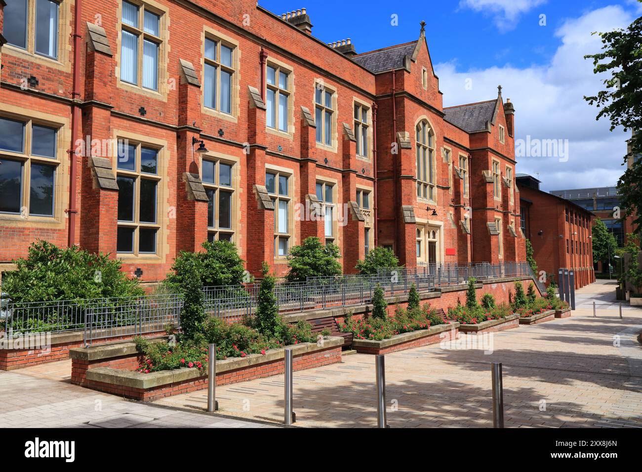 Queen's University of Belfast, a public research university in Belfast ...