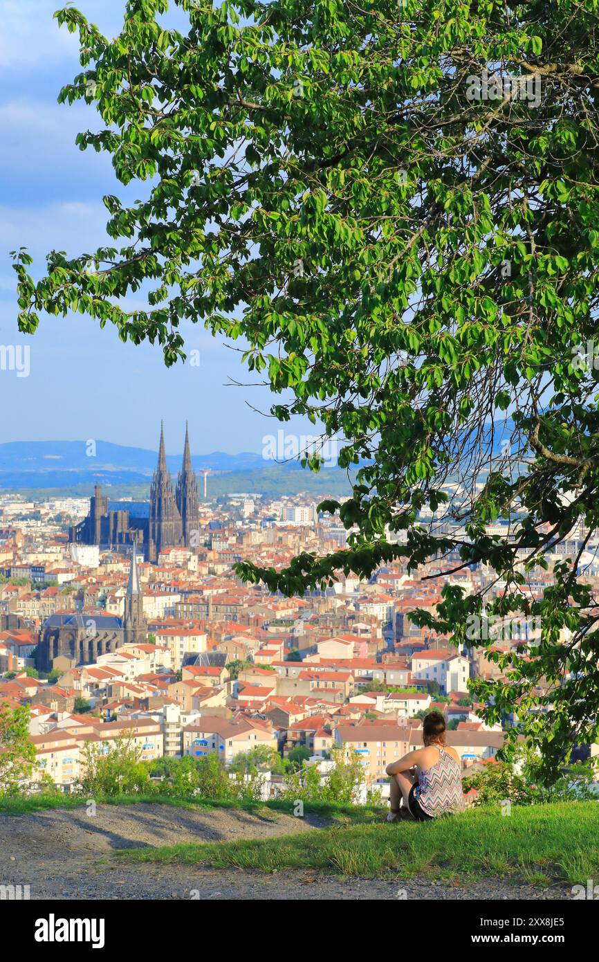 France, Puy de Dome, Clermont Ferrand, view of the city and Notre-Dame-de-l'Assomption cathedral ...