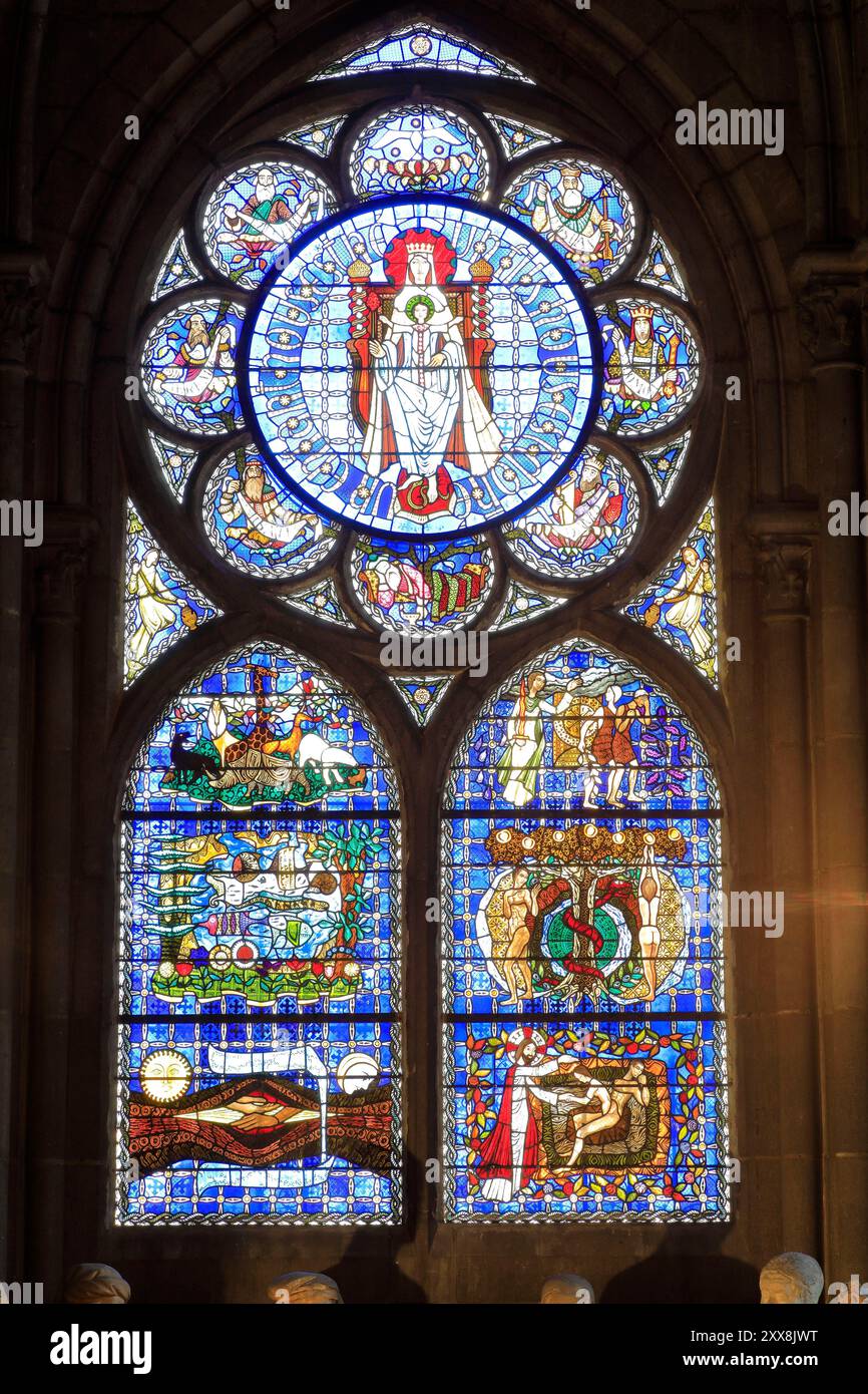 France, Puy de Dome, Clermont Ferrand, Notre-Dame de l'Assomption cathedral, stained glass ...