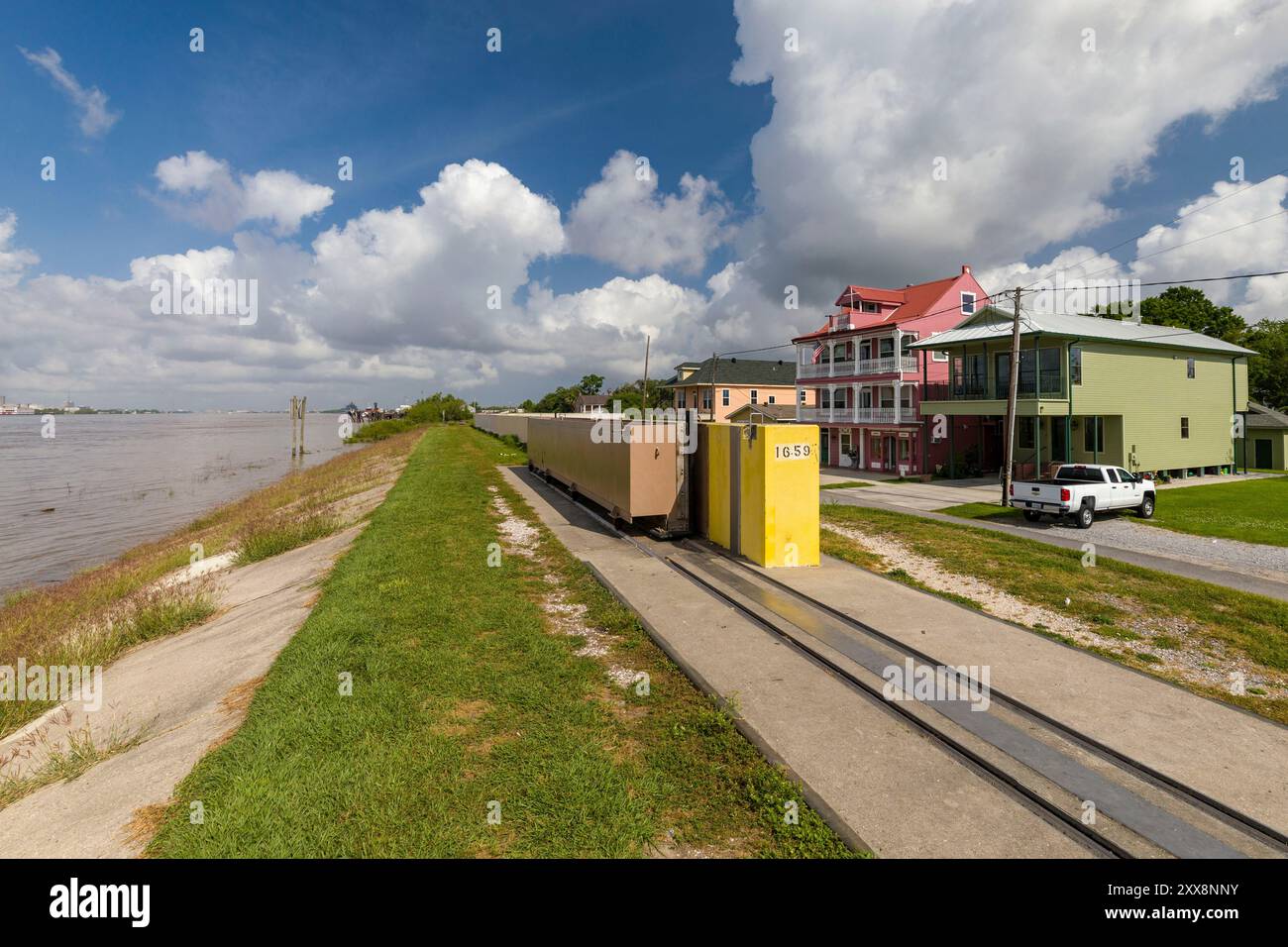 United States, Louisiana, New Orleans, sliding cofferdam allowing ...