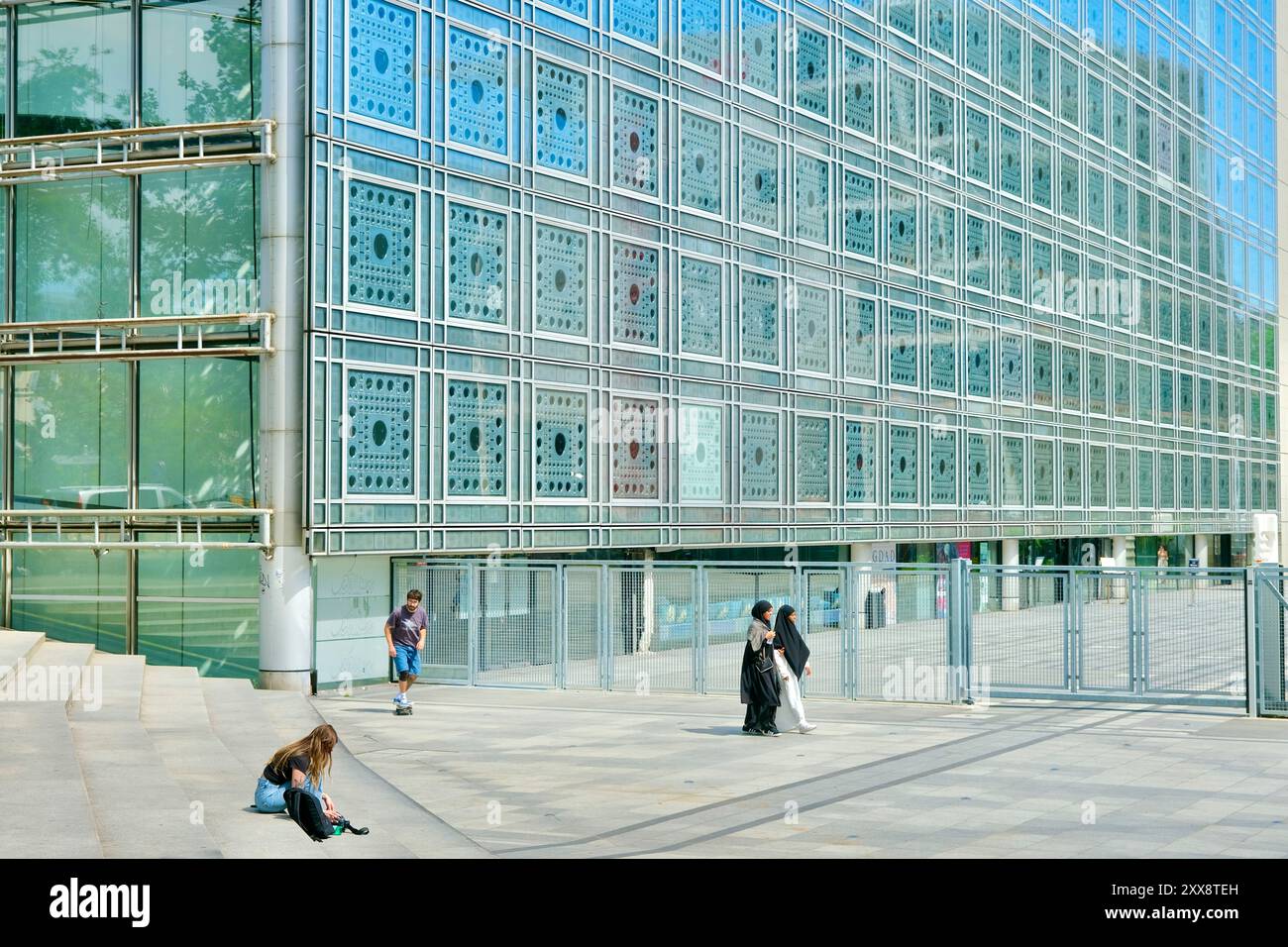 France, Paris, Institut du Monde Arabe (IMA), designed by architects ...