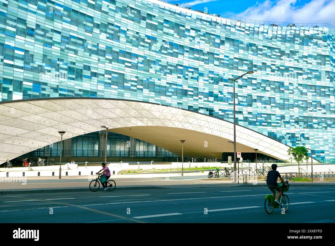 France, Paris, the headquarters of the daily newspaper Le Monde by the ...