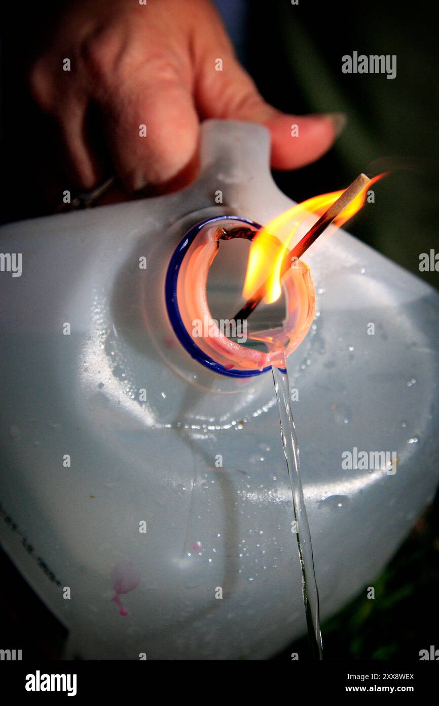 Fracking and drilling for shale gas cause drinking water to ignite ...