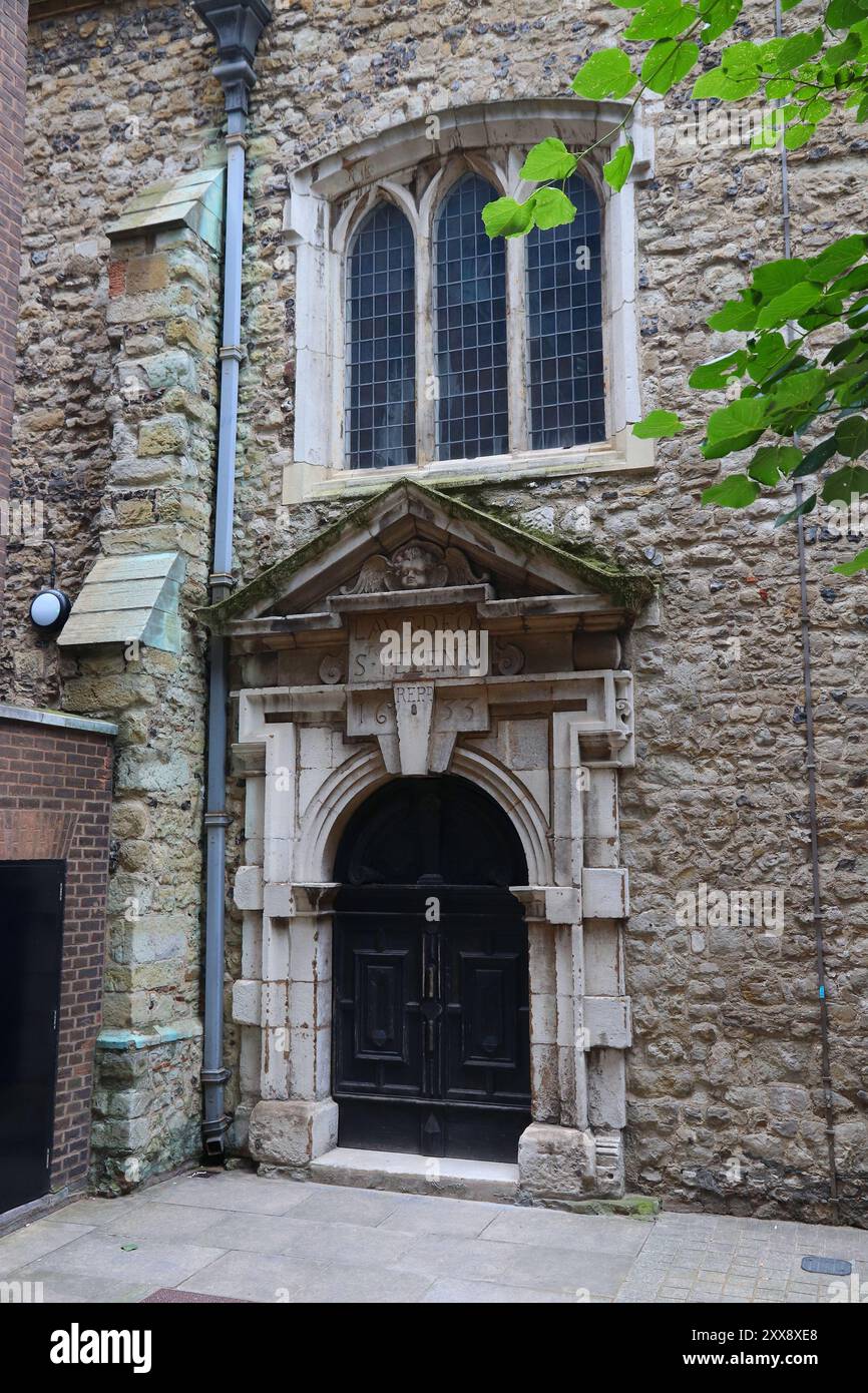 St Helen's Church in Bishopsgate. City of London, UK Stock Photo - Alamy