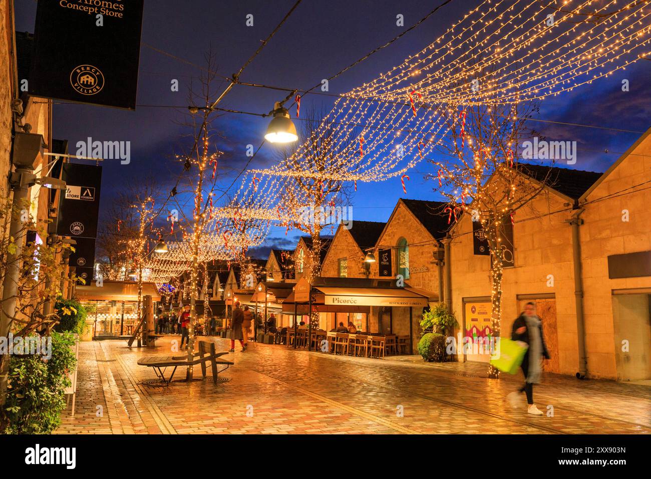 Paris bercy village hi-res stock photography and images - Alamy