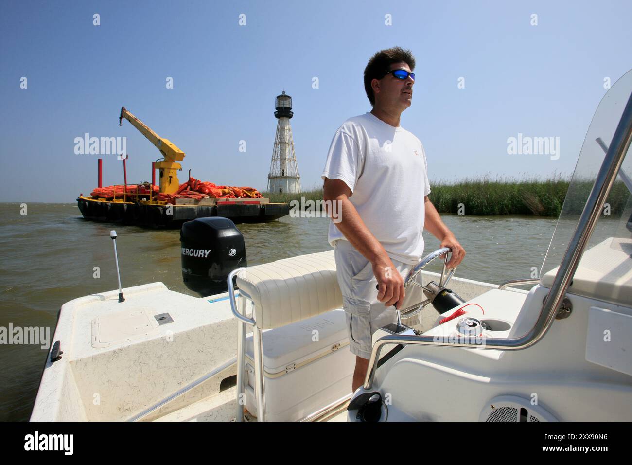 An oil slick from the Deepwater Horizon explosion threatens the ...