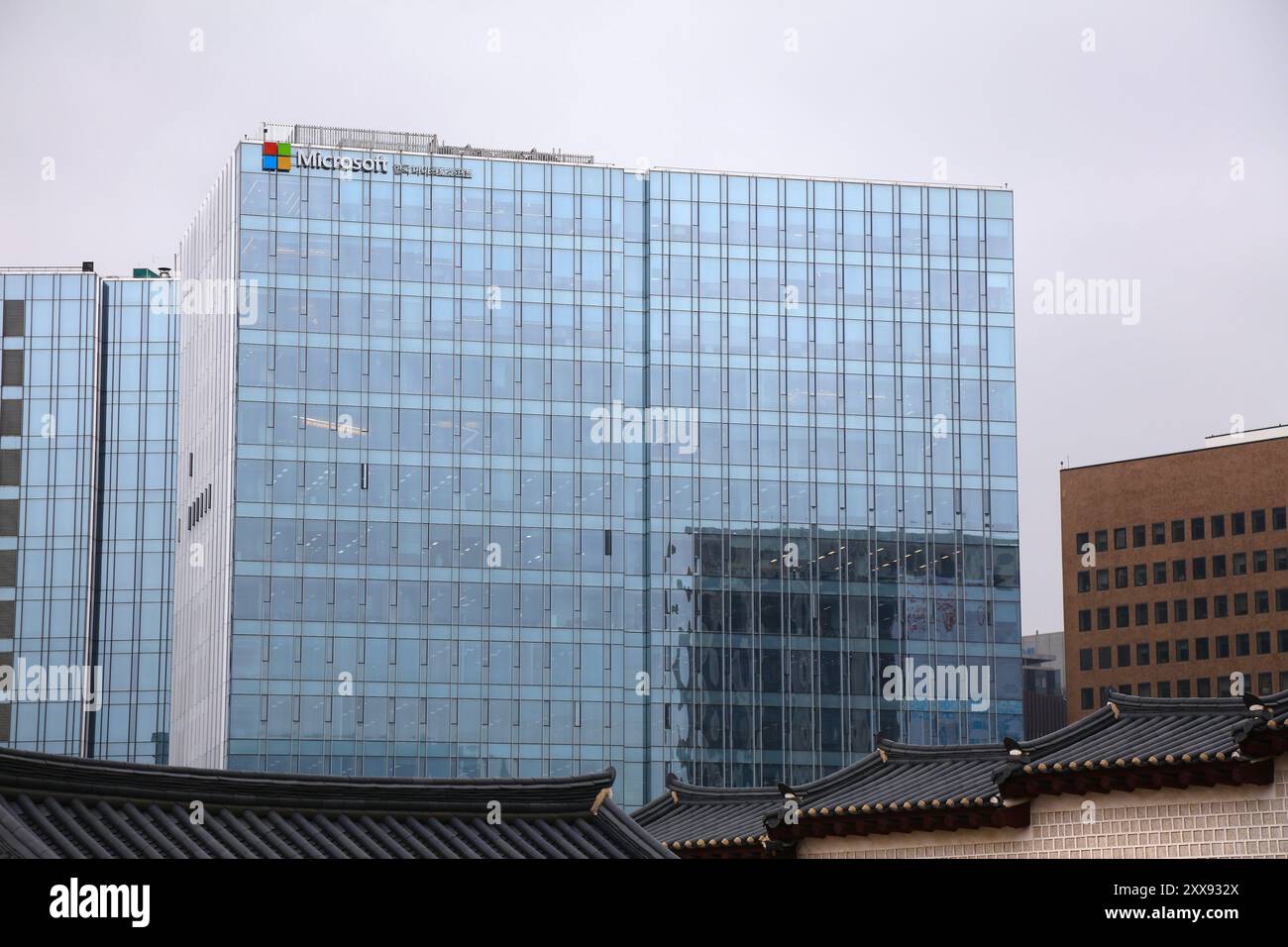 Microsoft corporation office building in seoul hi-res stock photography ...