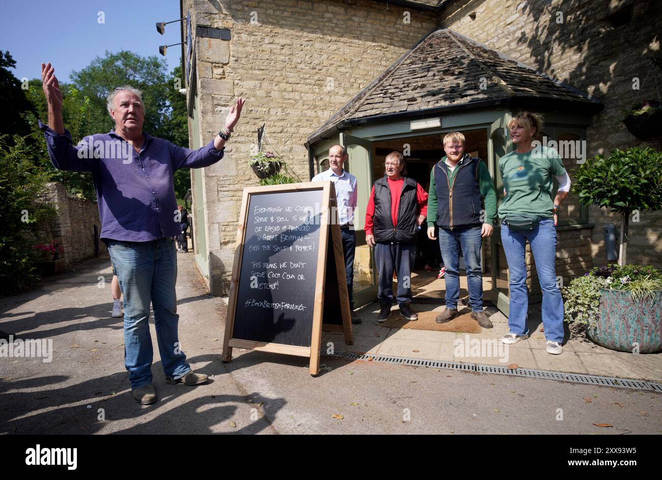 Jeremy Clarkson (left) at the opening of his new pub, The Farmer's Dog ...