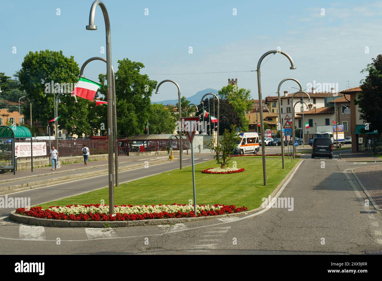 Small italian flags waving hi-res stock photography and images - Alamy