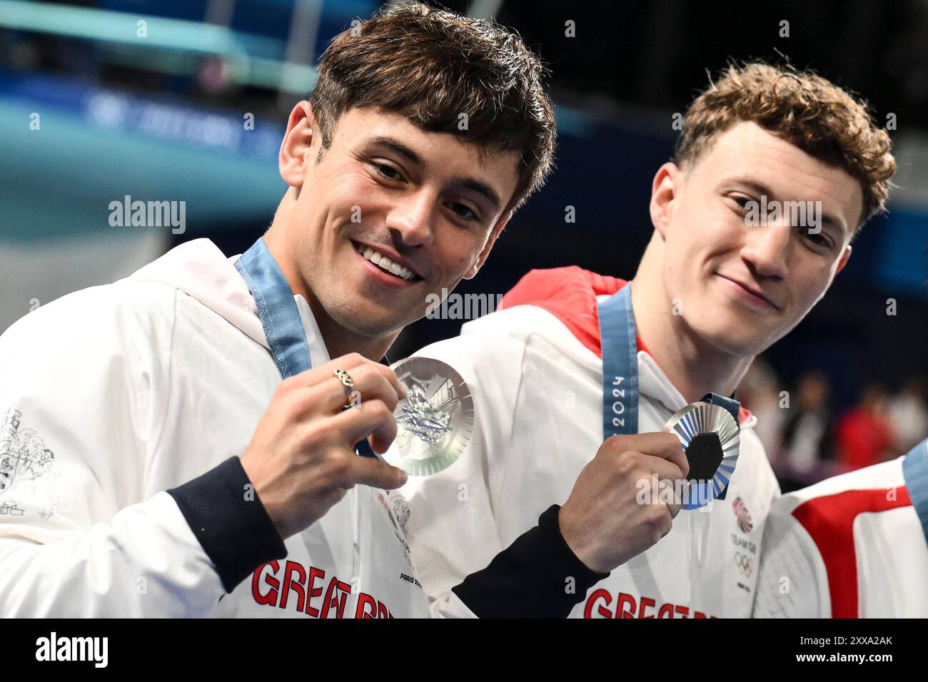Thomas Daley and Noah Williams of Great Britain show the silver medals ...