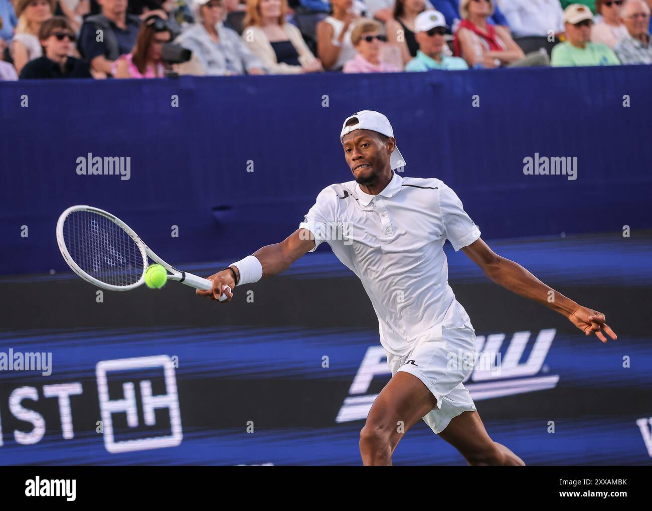 August 22, 2024: Christopher Eubanks hits the ball against Alex ...