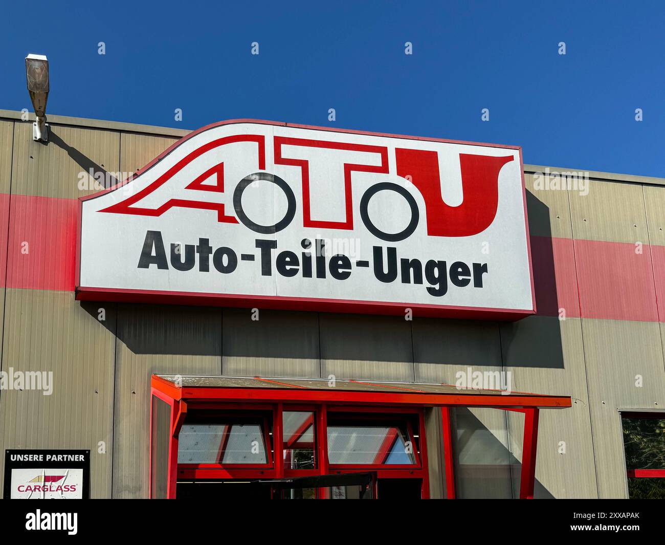 Atu auto repair hi-res stock photography and images - Alamy