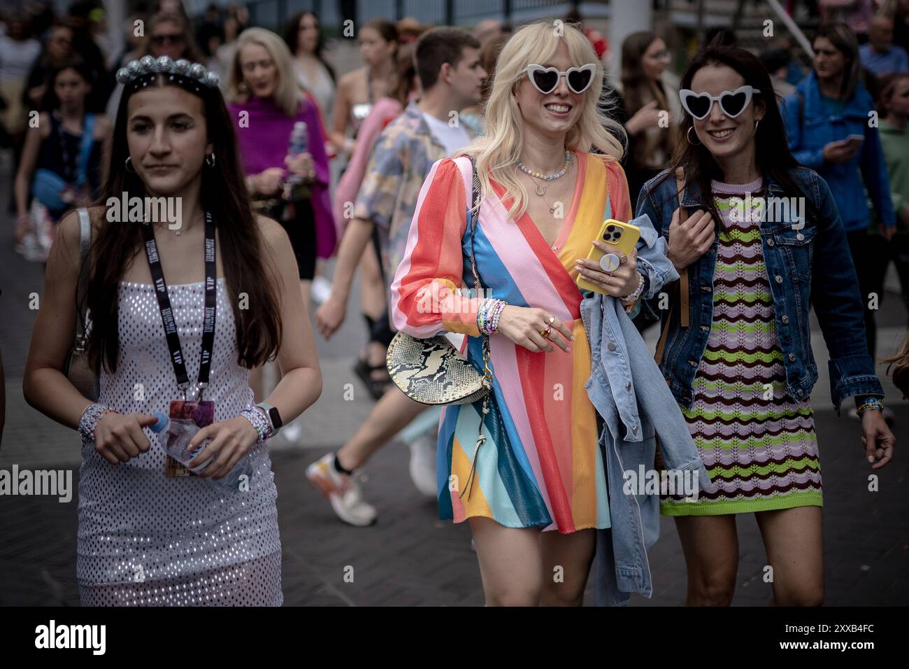Taylor swift superfan hi-res stock photography and images - Alamy