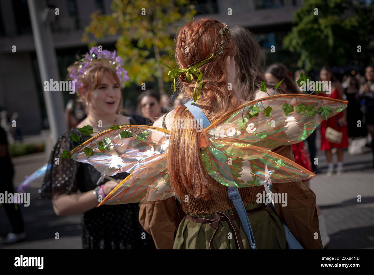 Taylor swift superfan hi-res stock photography and images - Alamy