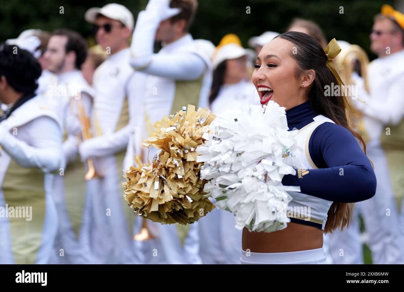 Georgia tech football cheerleaders hi-res stock photography and images ...