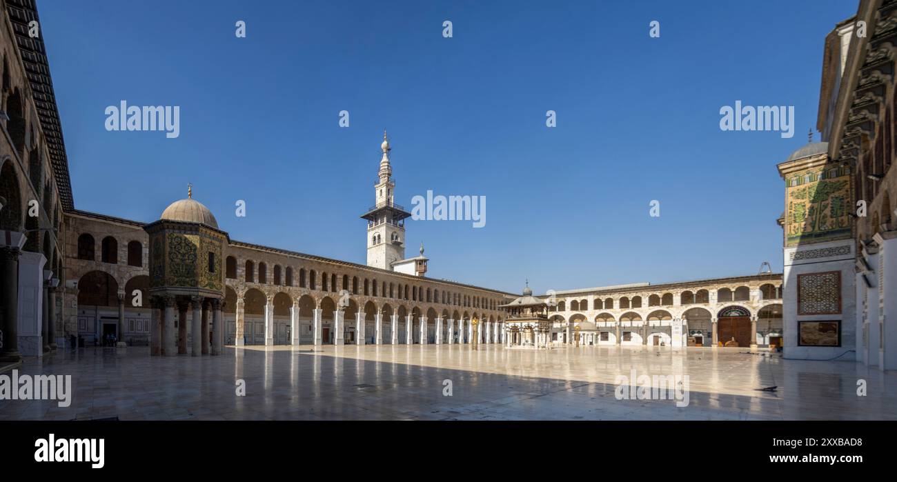 Courtyard, Great Mosque of Damascus, Syria Stock Photo - Alamy