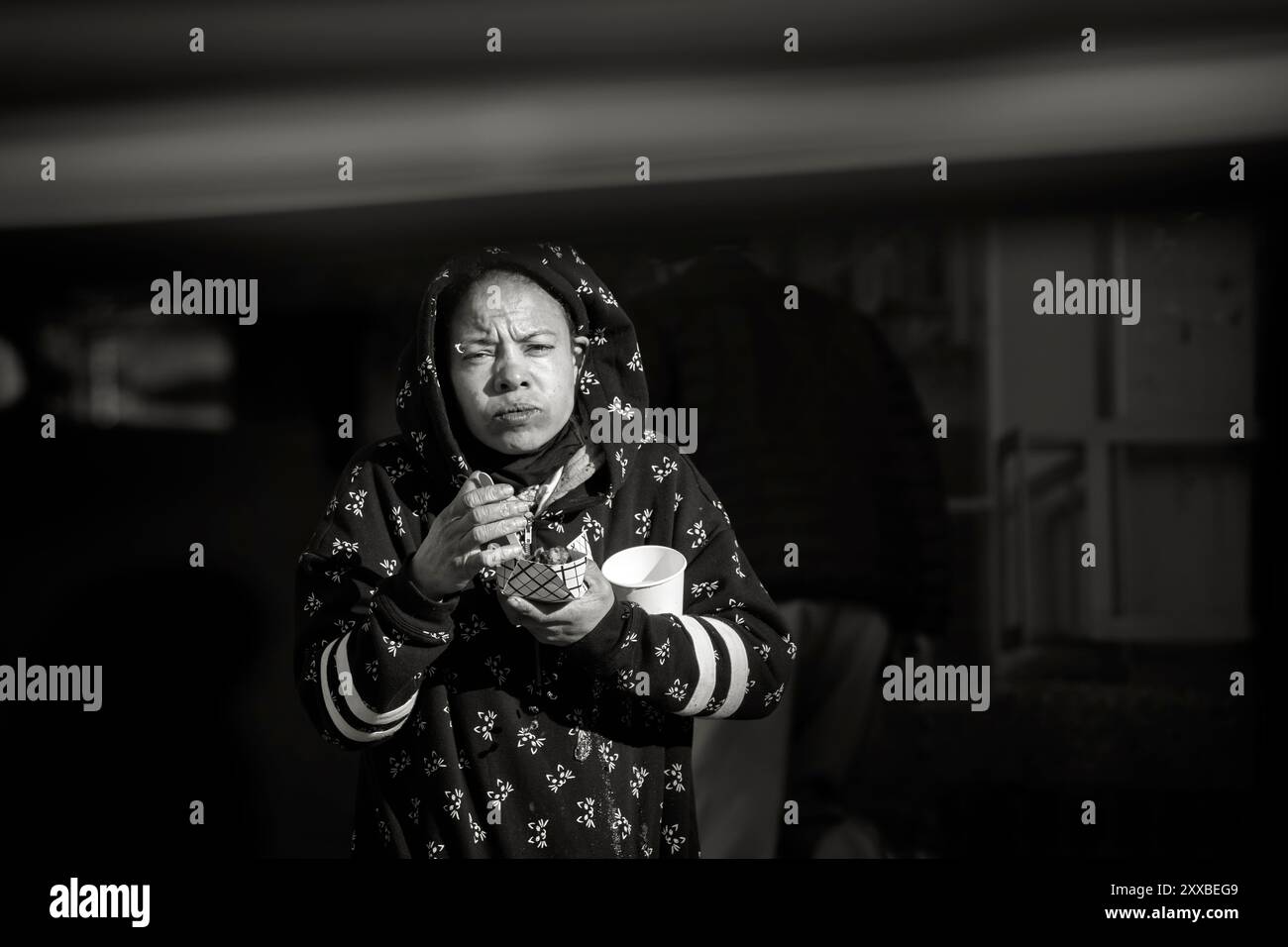 Homeless woman street hi-res stock photography and images - Alamy