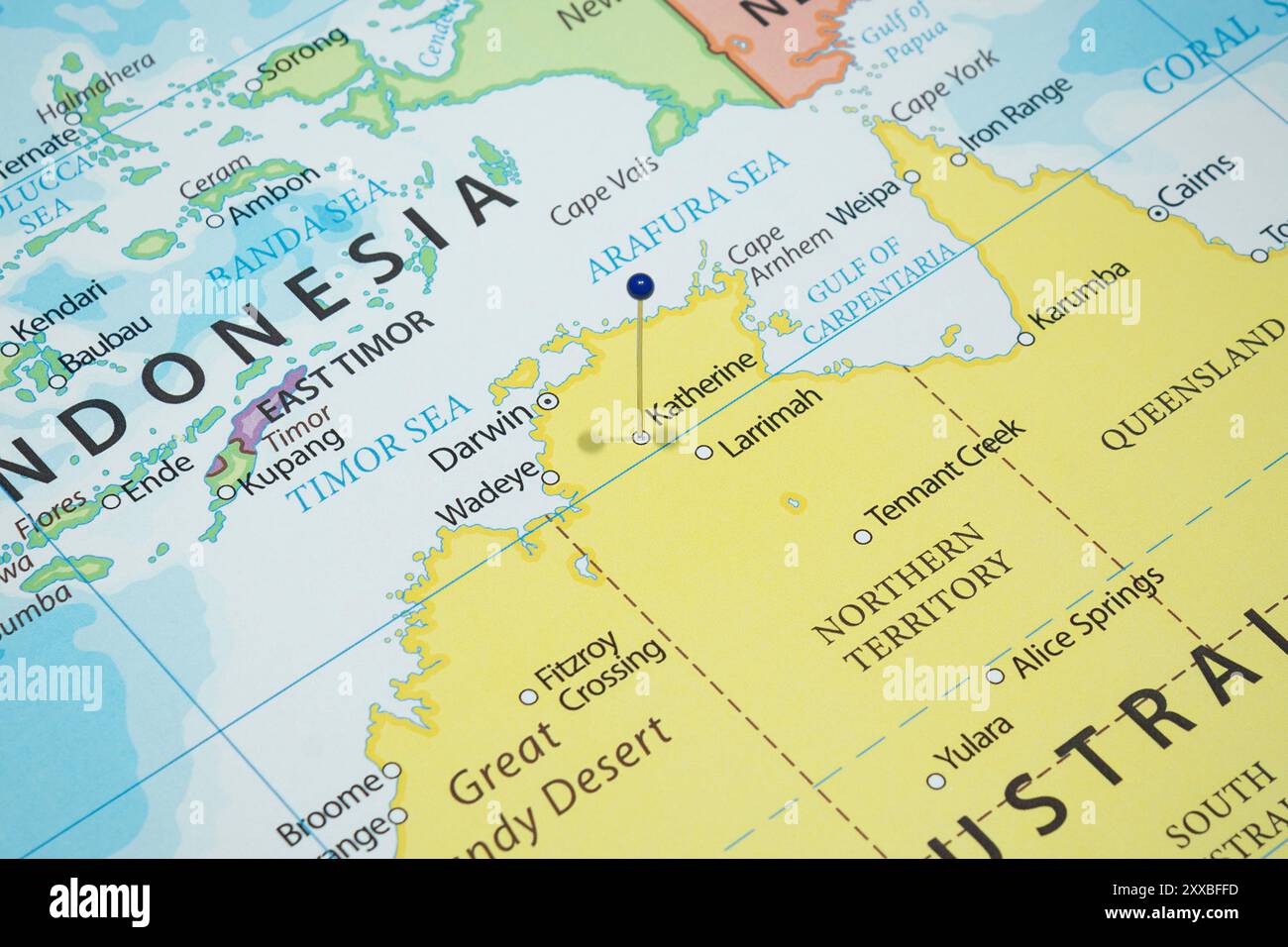 Close up to a Katherine city with a blue pin needle into Australia ...