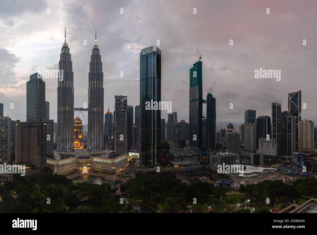 A picture of the Petronas Twin Towers, the KLCC Park and Downtown Kuala ...