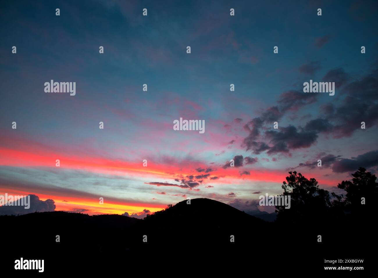 Serene twilight sky hi-res stock photography and images - Alamy