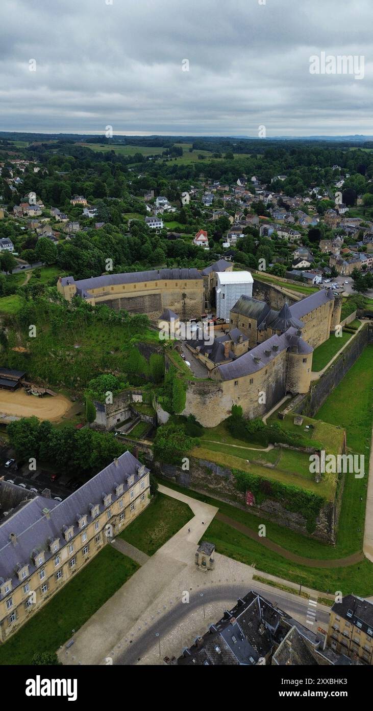 Chateau fort de sedan france hi-res stock photography and images - Alamy