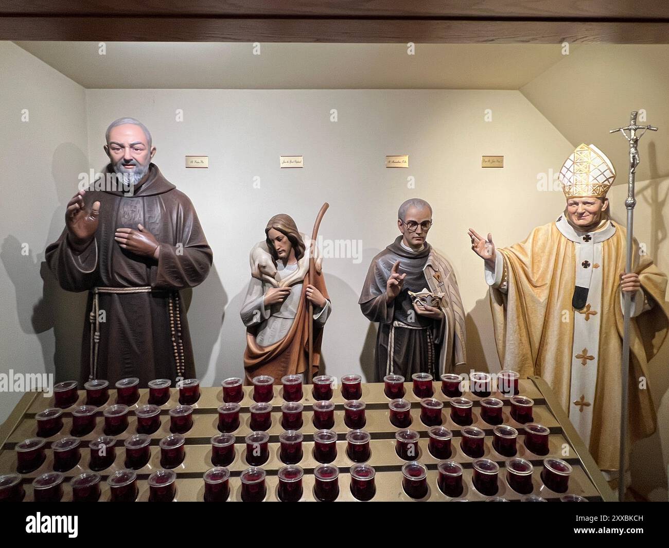 Jesus with well known Sainted Catholics,: Father Pio, (L) Jesus ...