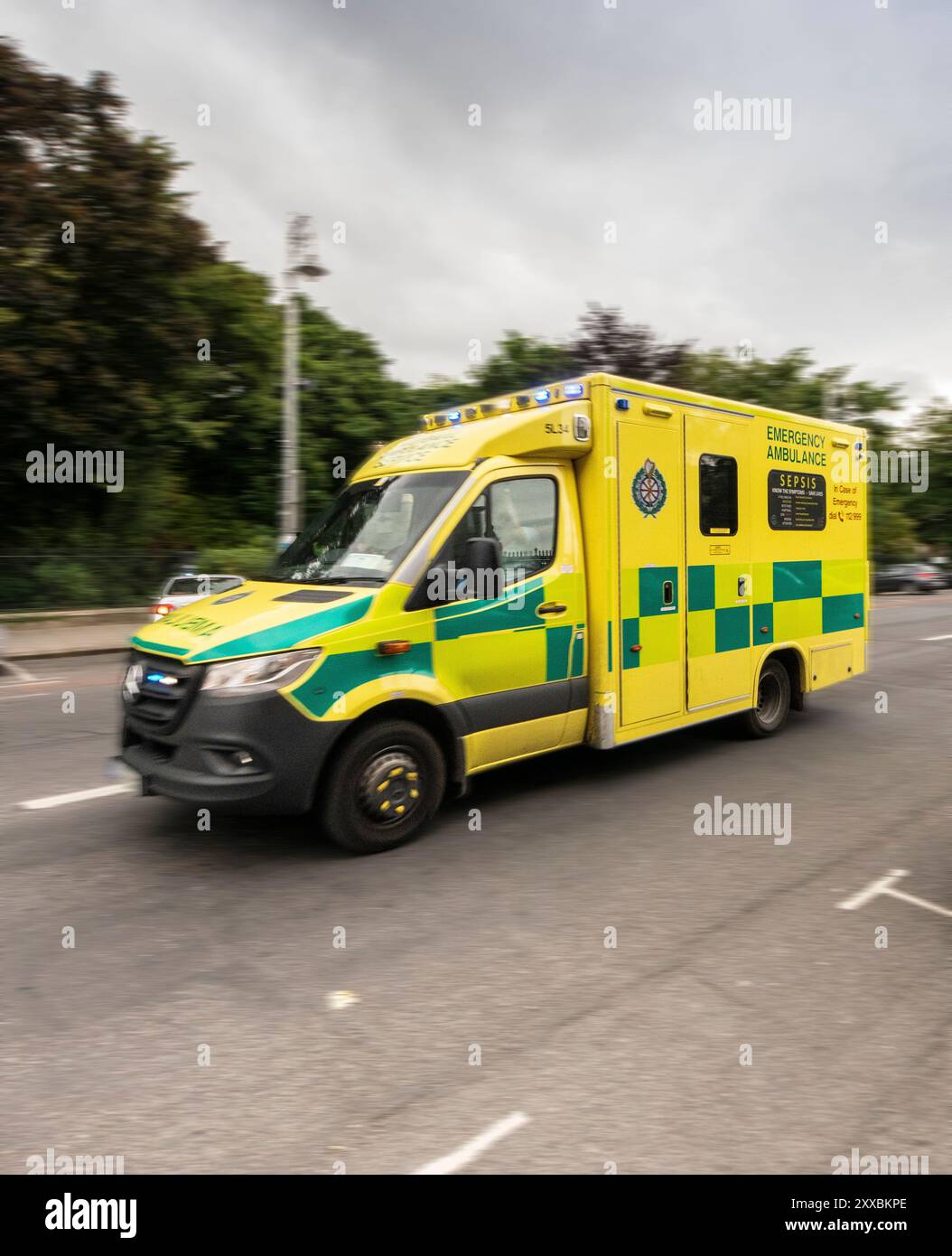 First responder ambulance hi-res stock photography and images - Alamy