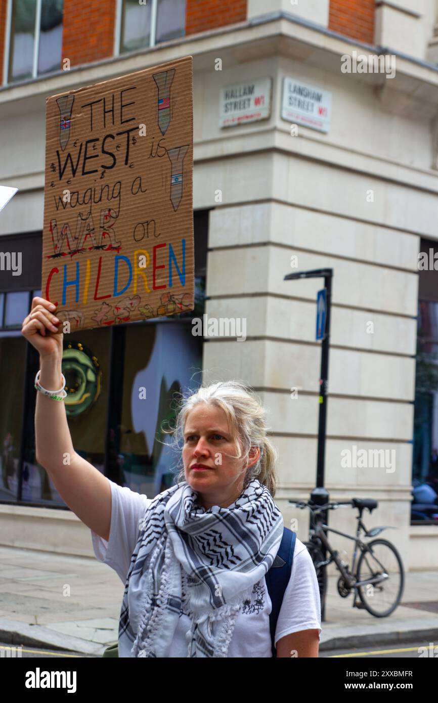 Pro palestinian protest outside hi-res stock photography and images - Alamy