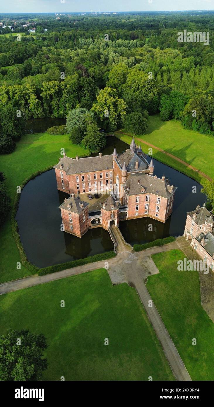 Merode castle hi-res stock photography and images - Alamy