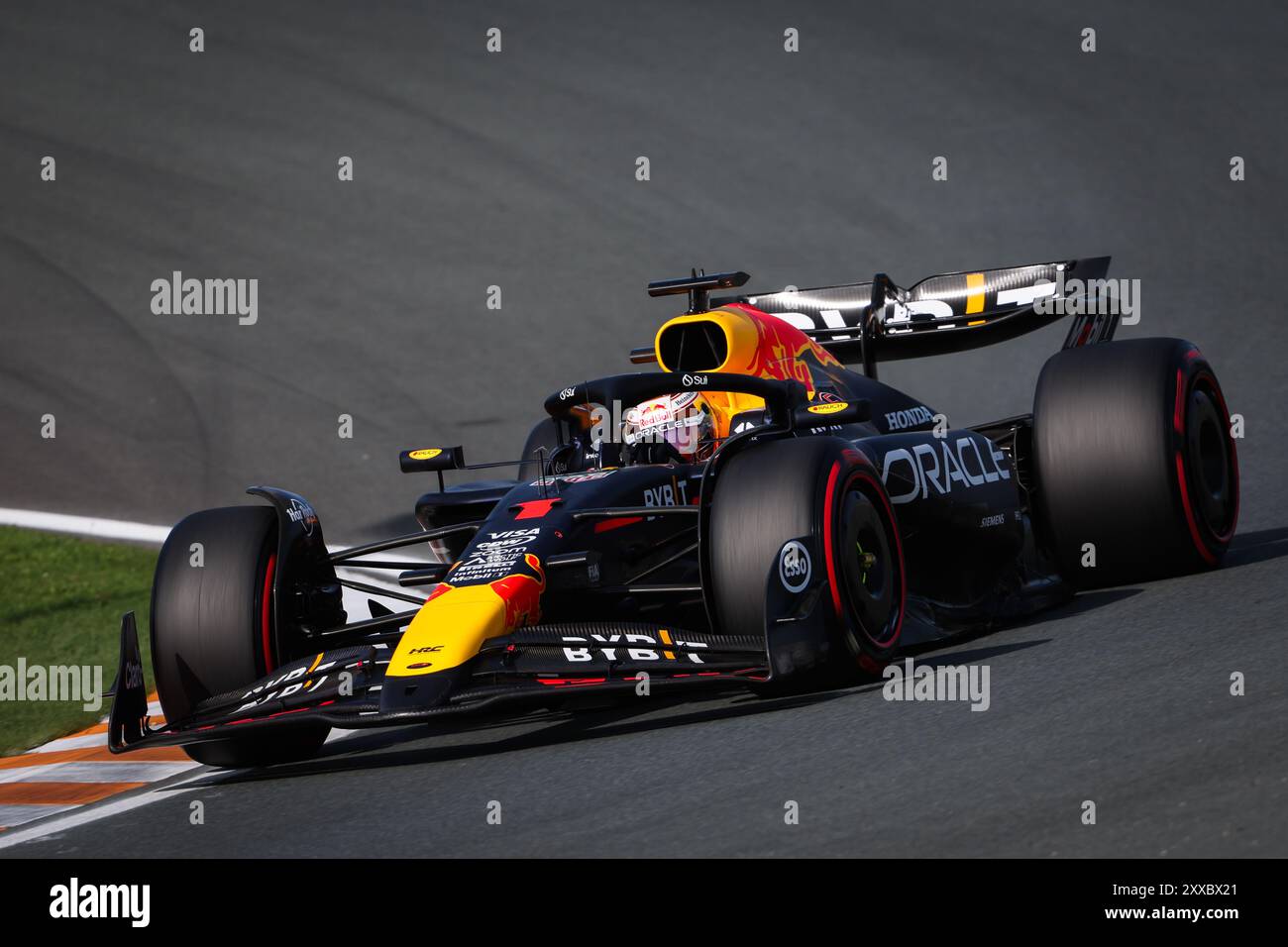 01 VERSTAPPEN Max (nld), Red Bull Racing RB20, action during the ...