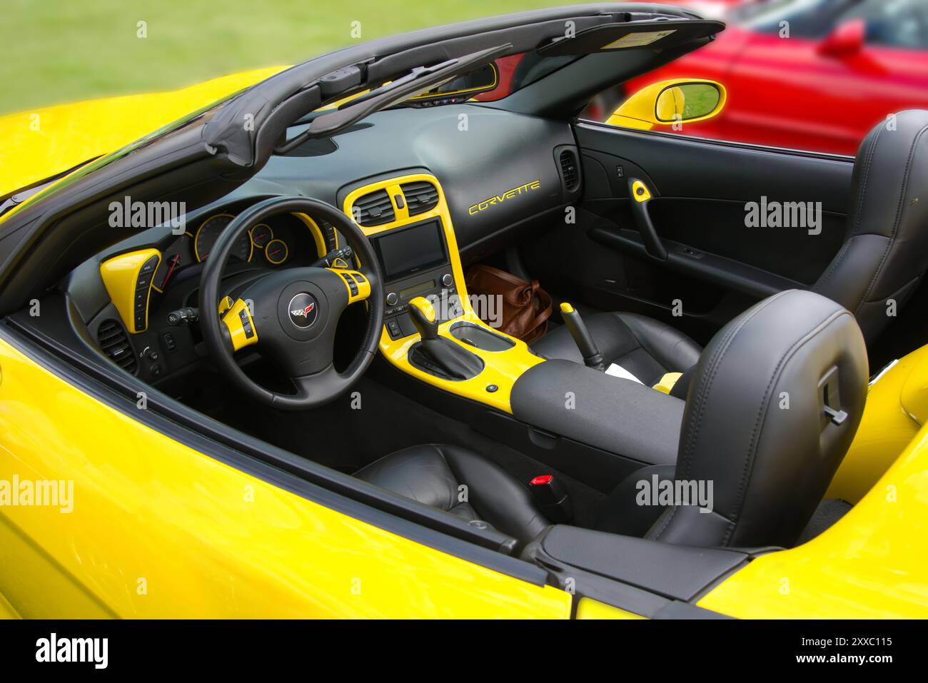 Corvette Cockpit, classic motor car Stock Photo - Alamy