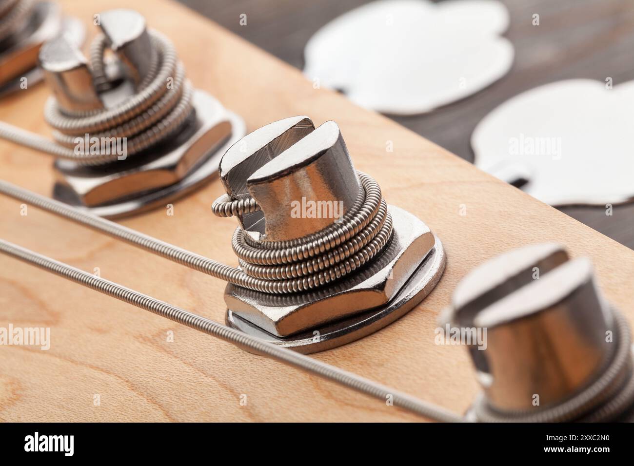bass guitar headstock tuning post macro closeup Stock Photo - Alamy
