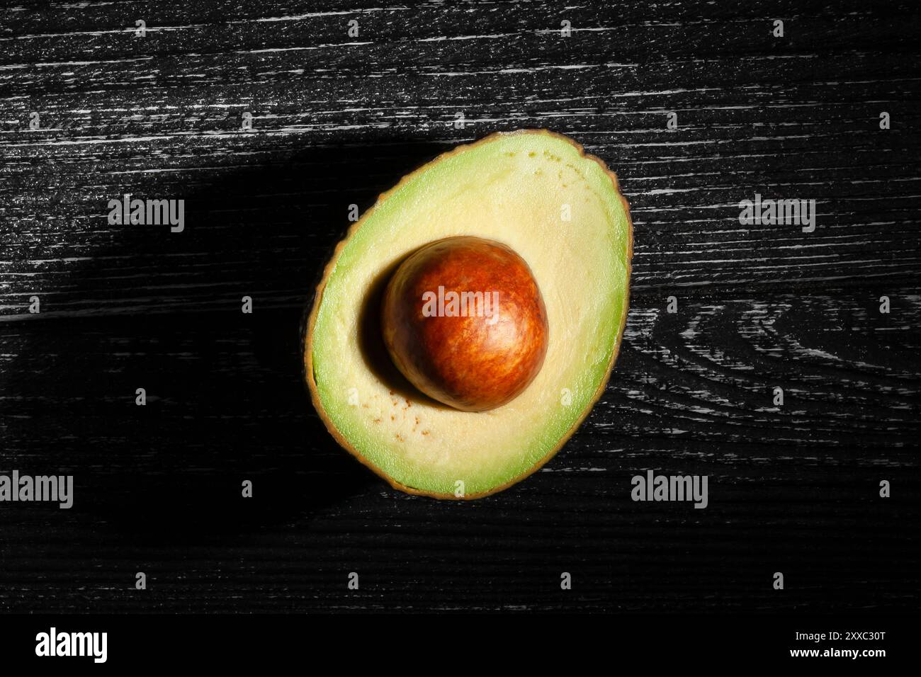 Top view slice avocado hi-res stock photography and images - Alamy