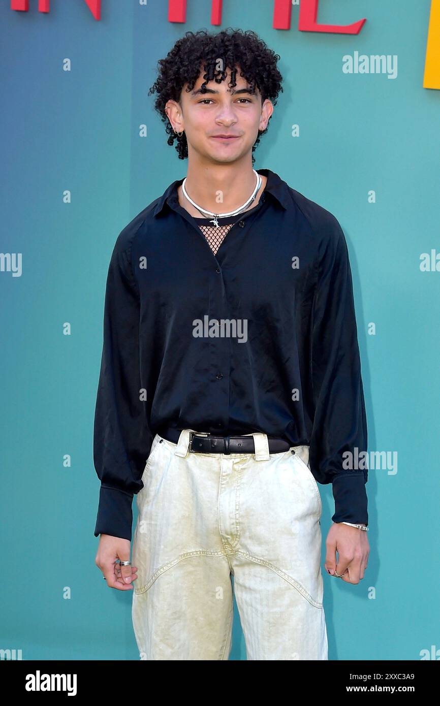 Faly Rakotohavana bei der Premiere der 4. Staffel der Hulu Serie 'Only ...