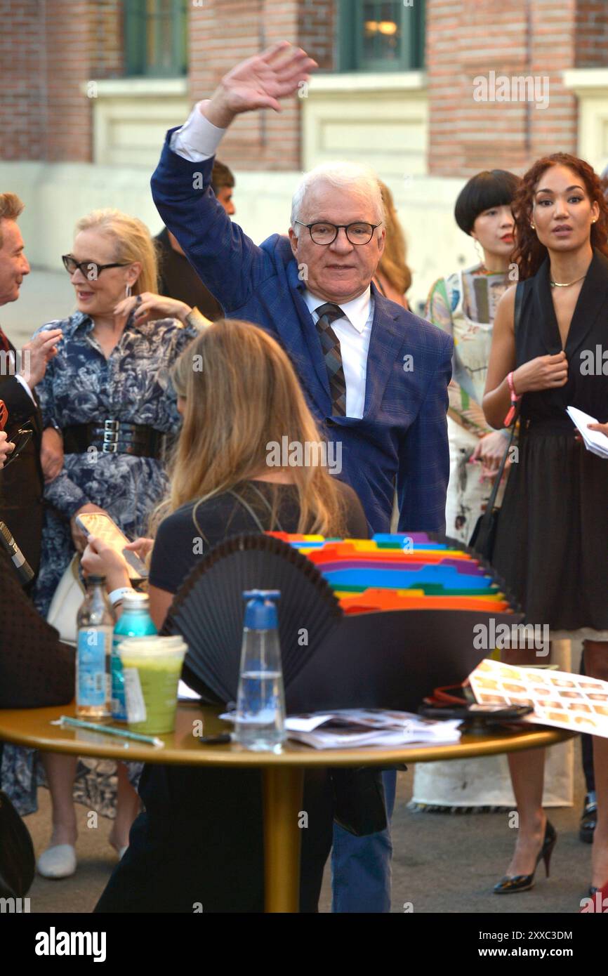 Steve Martin bei der Premiere der 4. Staffel der Hulu Serie 'Only ...