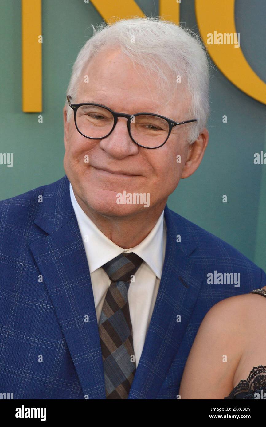 Steve Martin bei der Premiere der 4. Staffel der Hulu Serie 'Only ...
