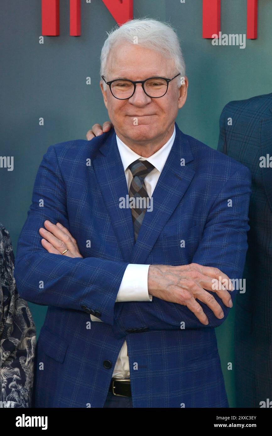 Steve Martin bei der Premiere der 4. Staffel der Hulu Serie 'Only ...