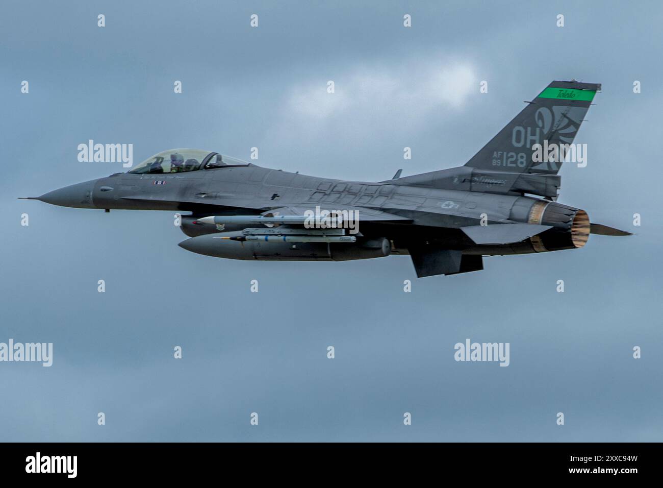 A U.S. Air Force F-16 Fighting Falcon, assigned to the Ohio National ...