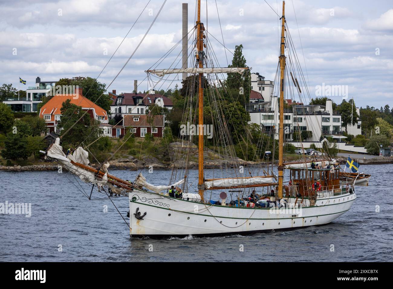Multiple masts navigates hi-res stock photography and images - Alamy