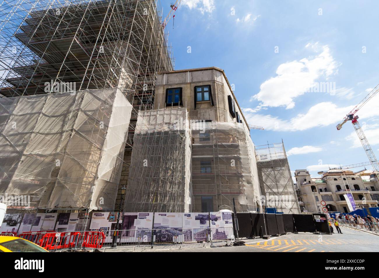 Honved high command building hi-res stock photography and images - Alamy
