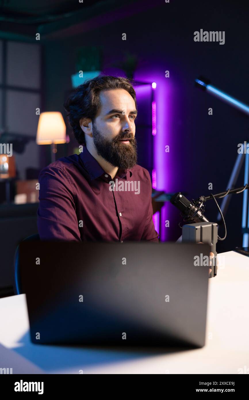 Tech expert filming review hi-res stock photography and images - Alamy