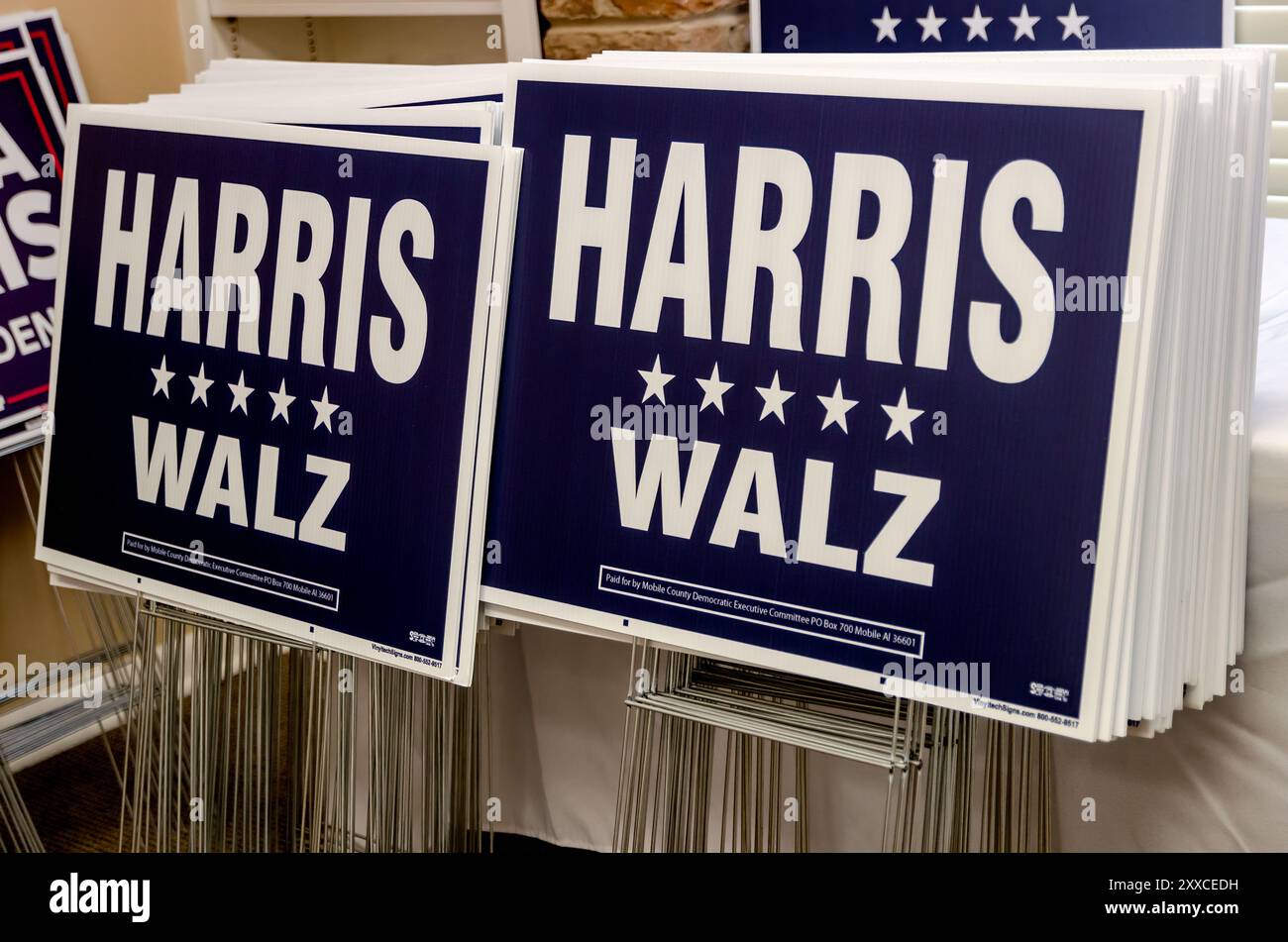 Campaign signs for Democratic presidential nominee Vice President ...