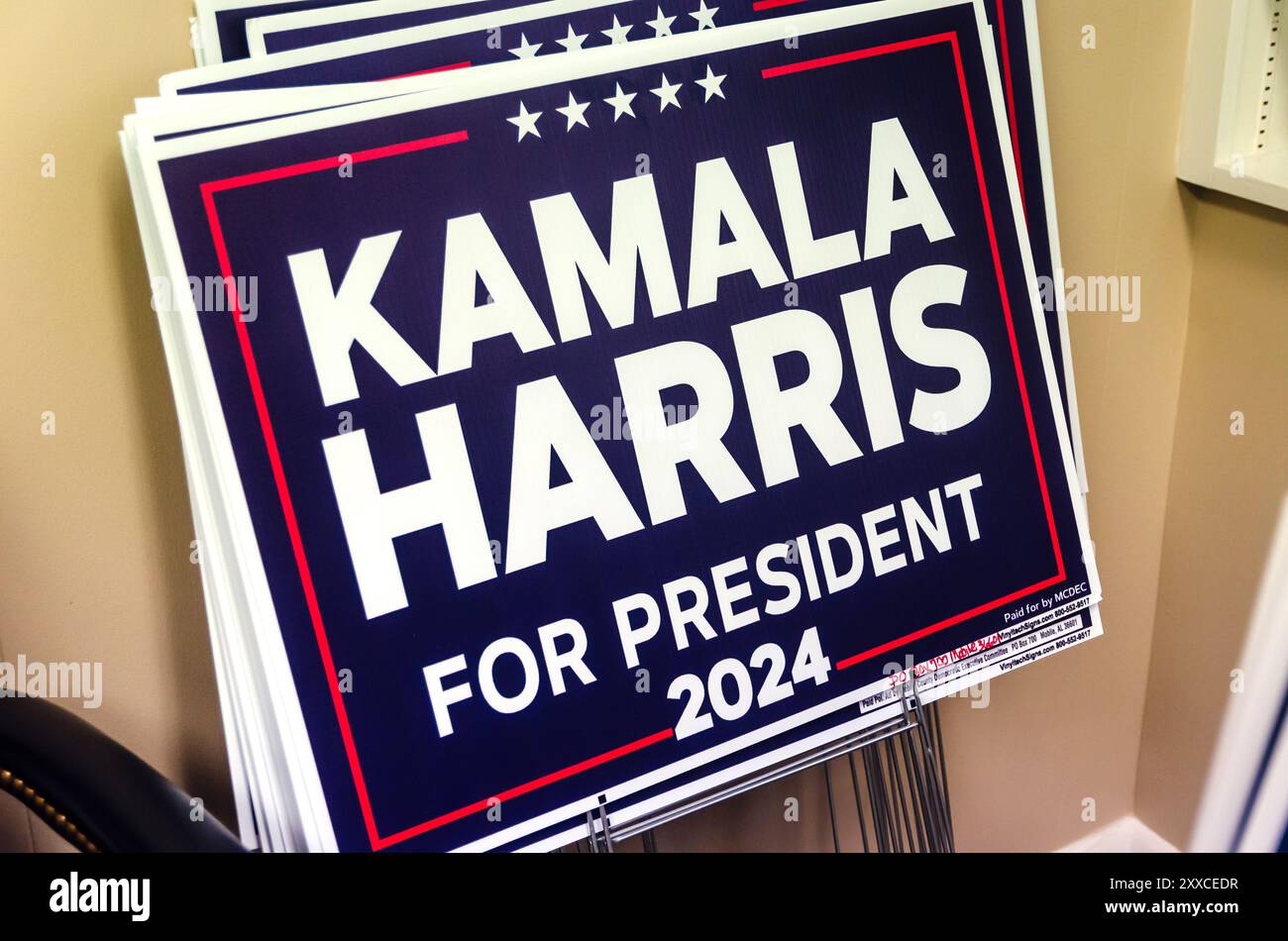 Campaign signs for Democratic presidential nominee Vice President ...