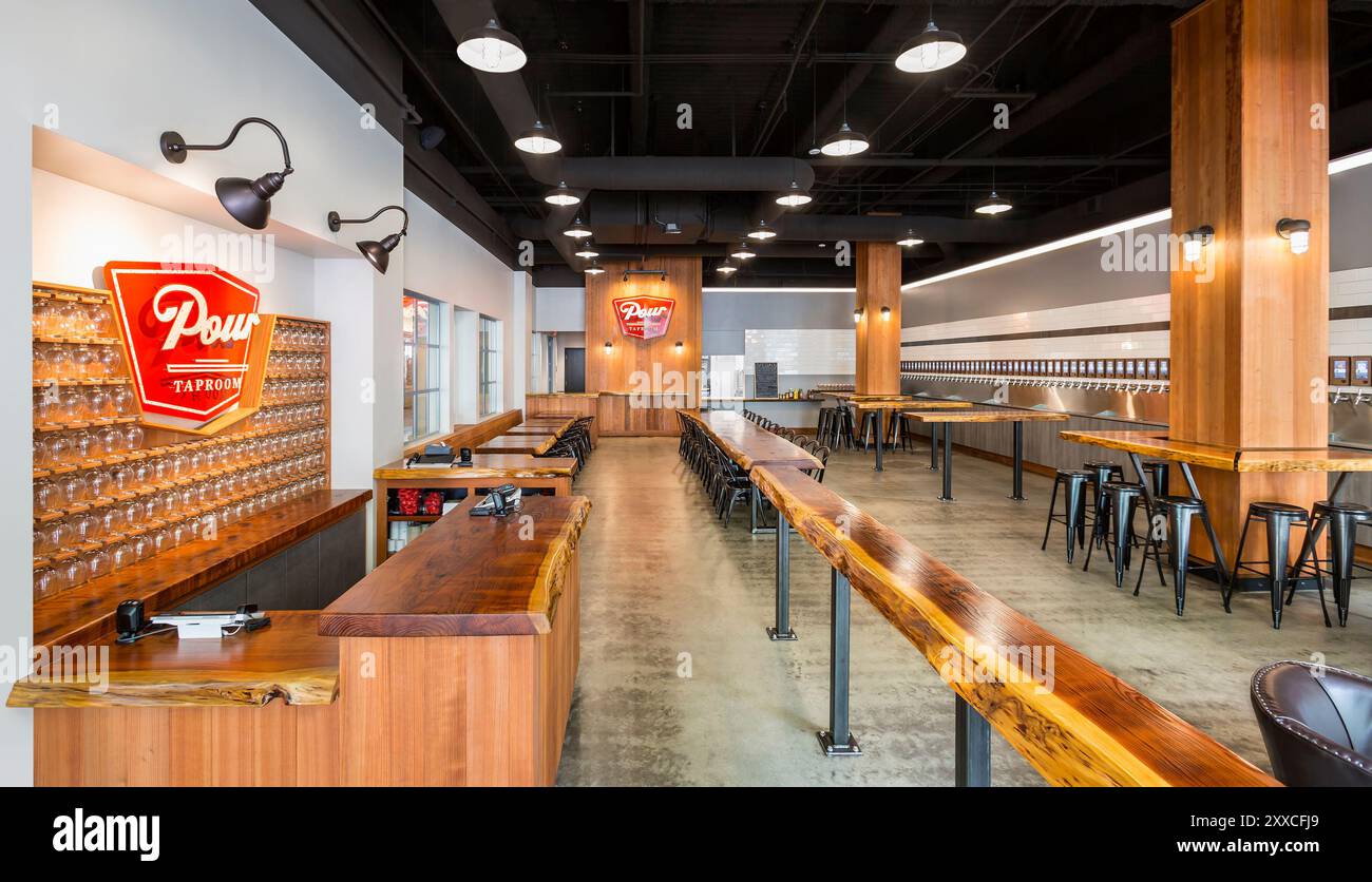 Worlds largest self pour bar hi-res stock photography and images - Alamy