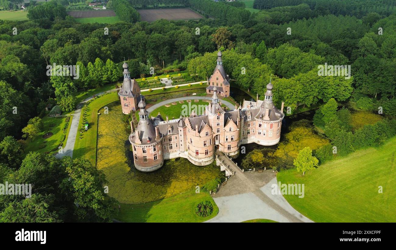 Kasteel ooidonk hi-res stock photography and images - Alamy