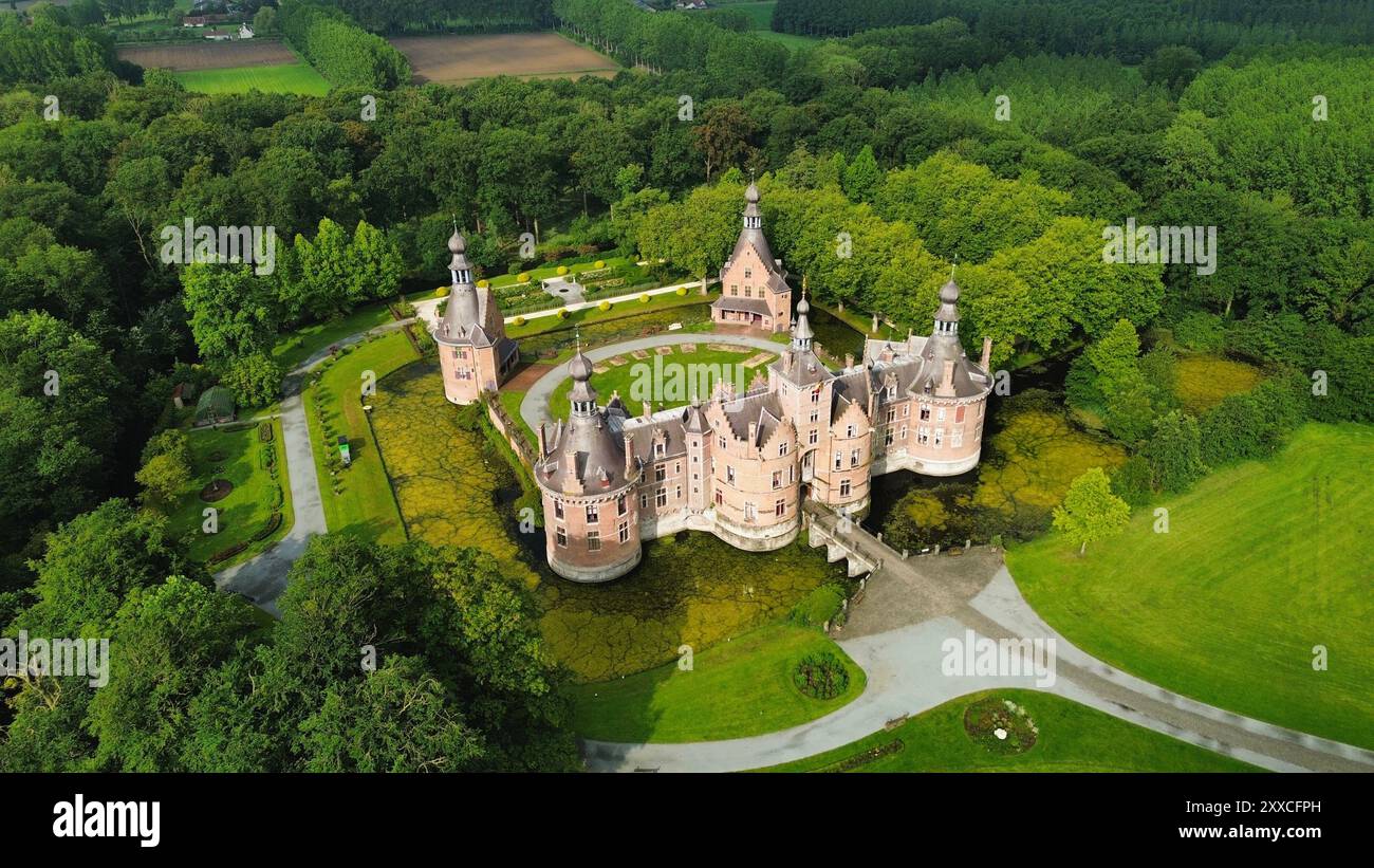 Kasteel ooidonk hi-res stock photography and images - Alamy
