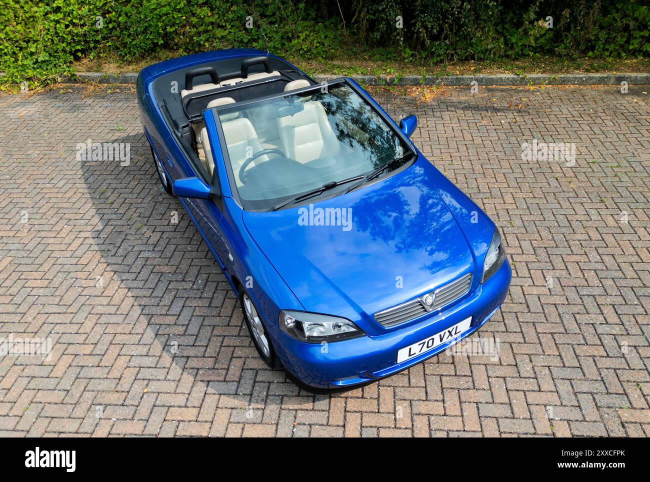 An opel convertible hi-res stock photography and images - Alamy
