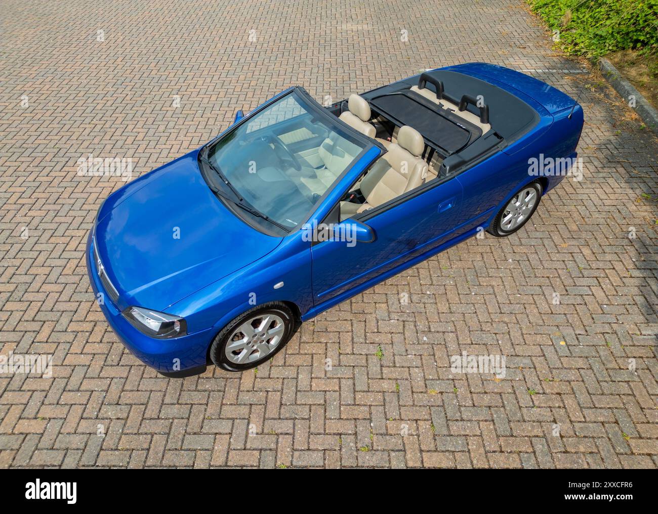 Opel vauxhall hi-res stock photography and images - Alamy