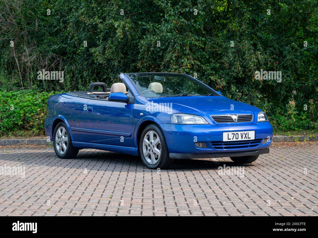 Vauxhall astra mk4 hi-res stock photography and images - Alamy