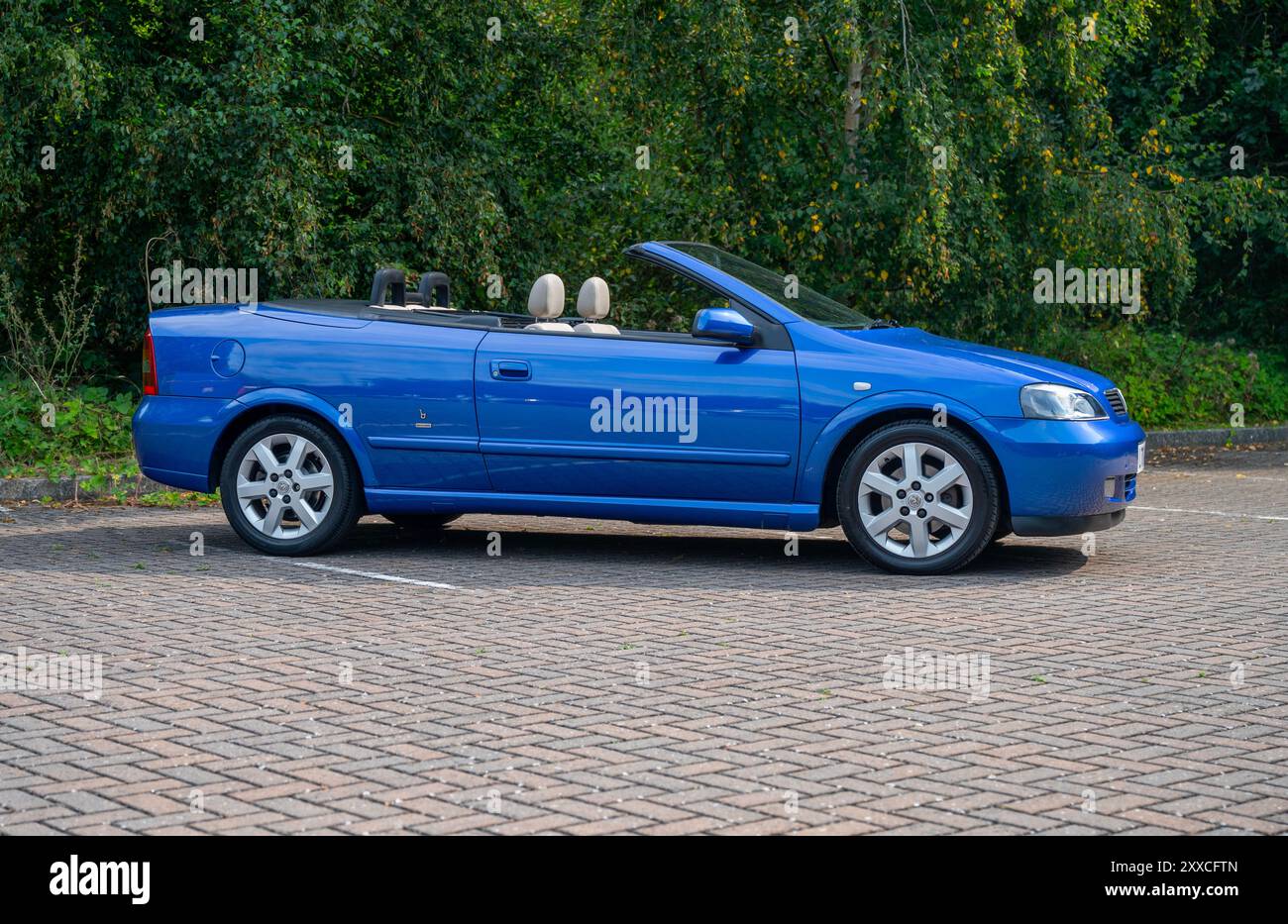 Vauxhall astra mk4 hi-res stock photography and images - Alamy